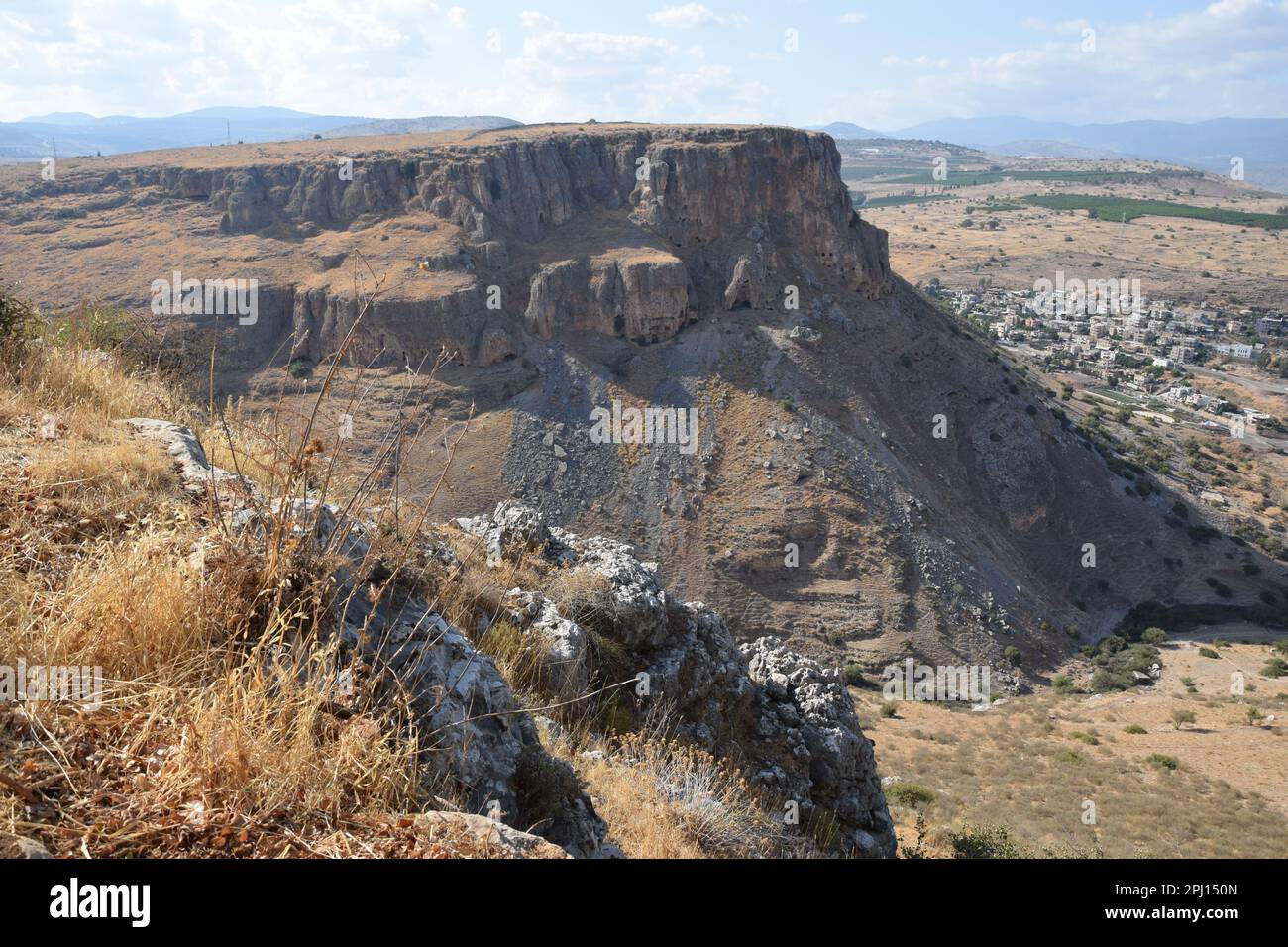 Hike along the Cliffs of Arbel Nature Reserve neat Tiberias and the Sea ...