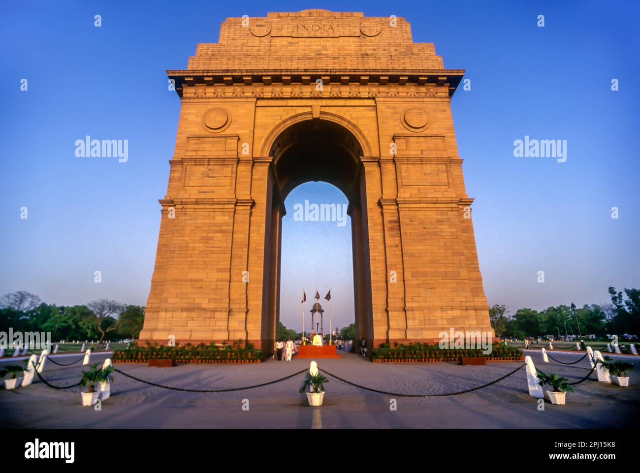 INDIA GATE ARCH RAJPATH NEW DELHI UTTAR PRADESH INDIA Stock Photo - Alamy