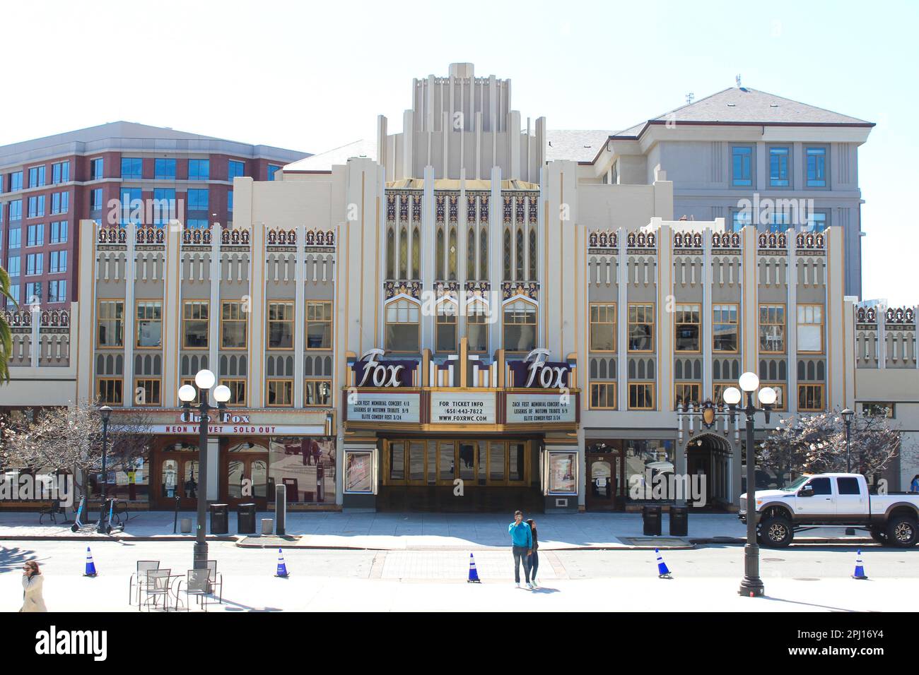 Fox theatre marquee hi-res stock photography and images - Alamy