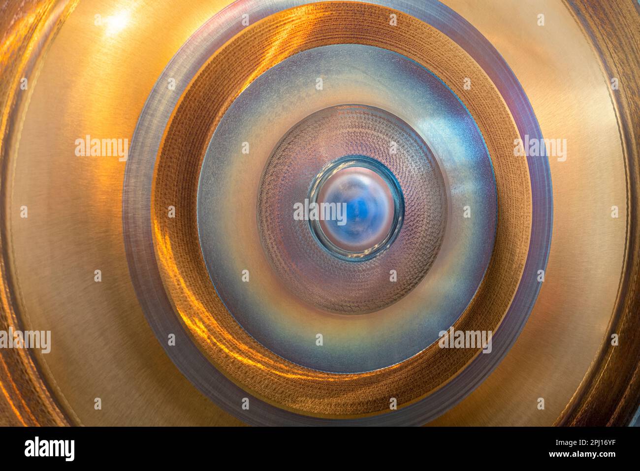 Chinese gong hi-res stock photography and images - Alamy