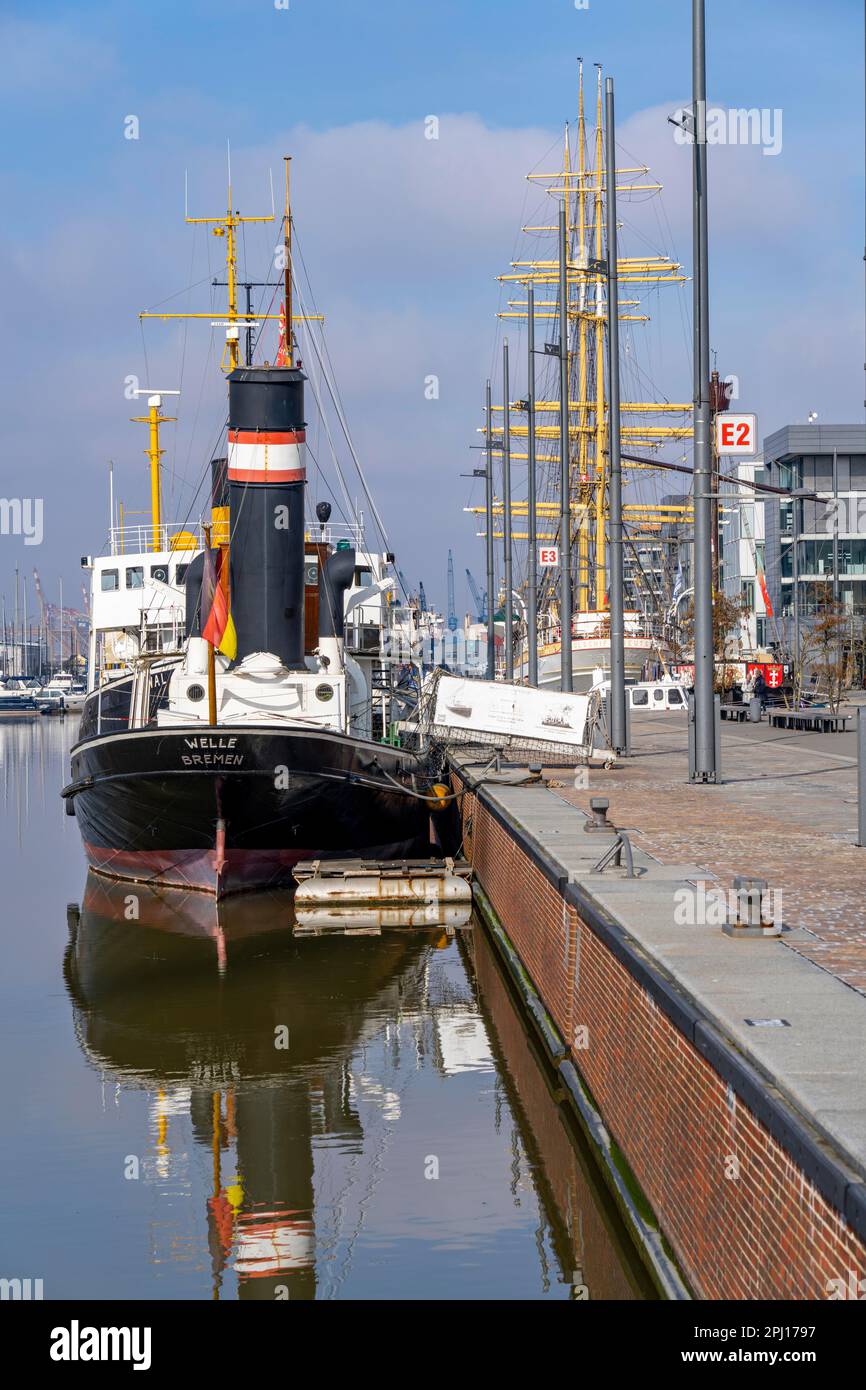 New harbour, harbour basin, harbour district, residential buildings ...