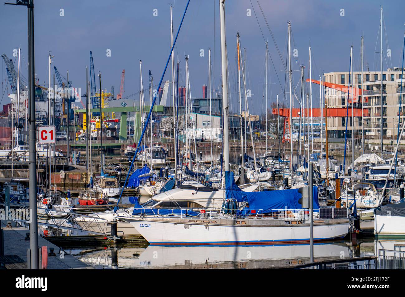 New harbour, harbour basin, harbour district, residential buildings ...