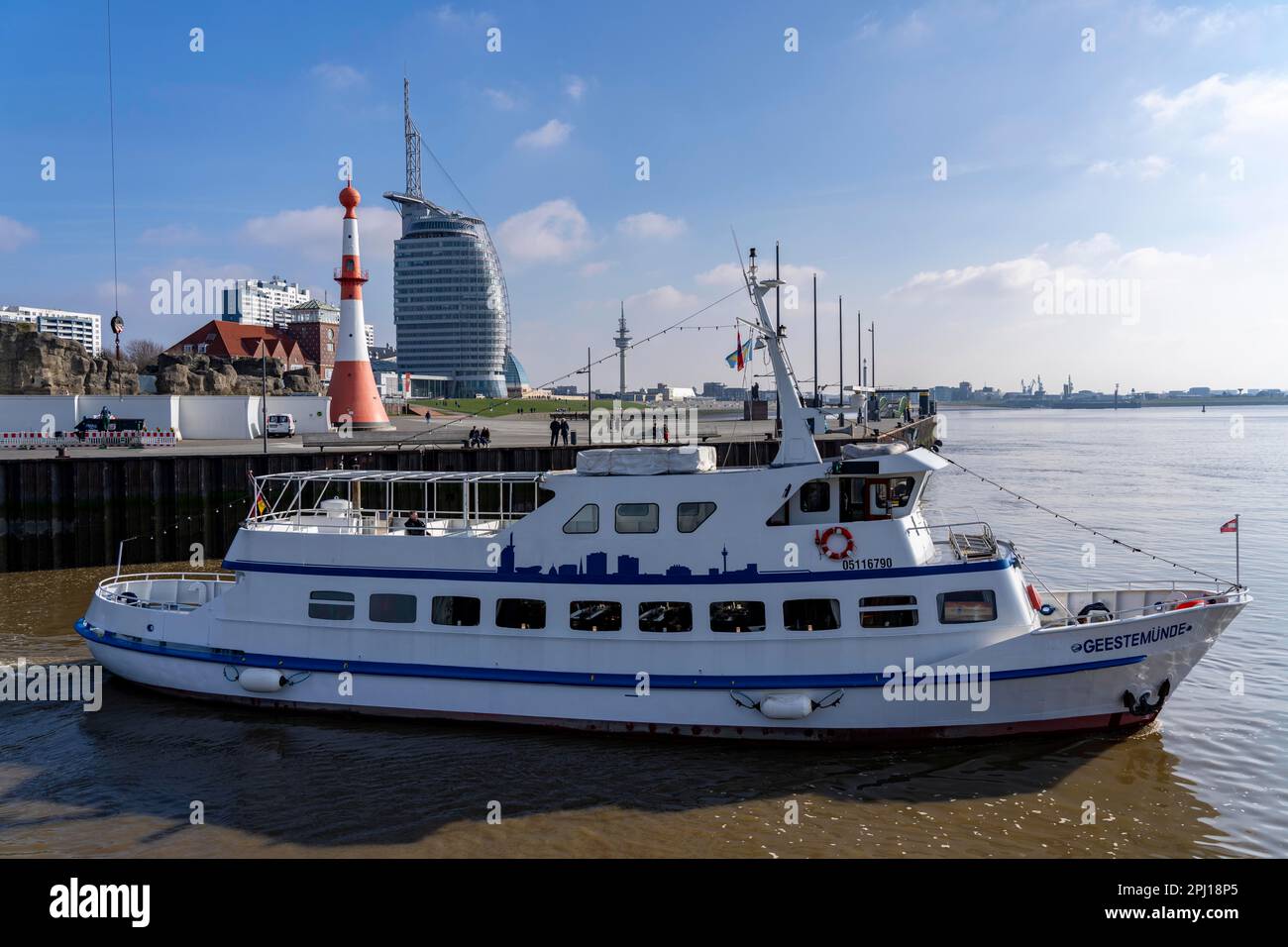 Bremerhaven skyline, Atlantic Sail City Hotel high-rise, Geestemünde ...