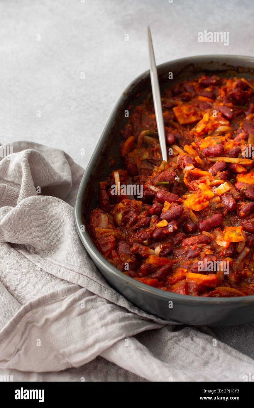 Healthy breakfasts and lunches, stewed red beans with carrots, onions ...
