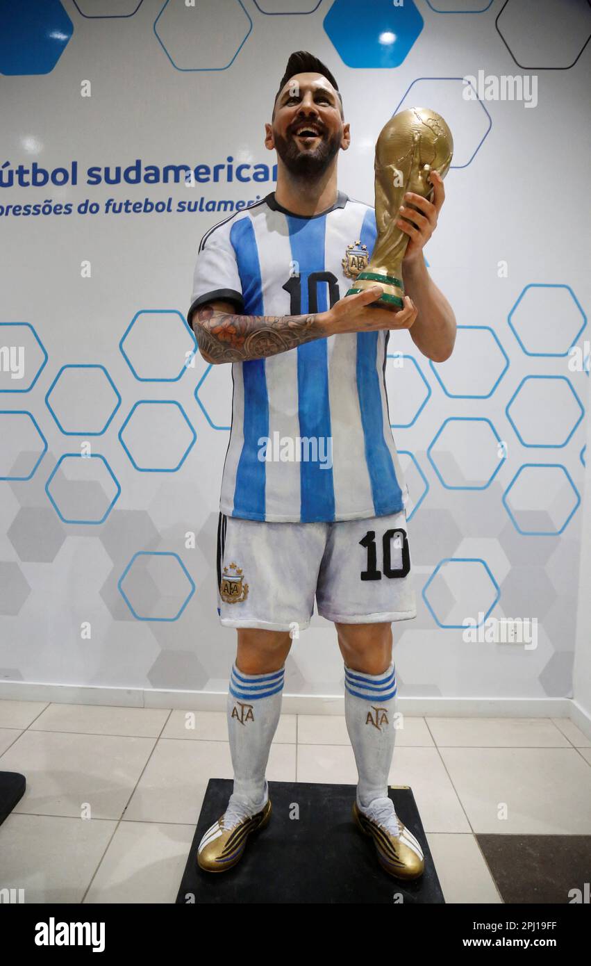 Messi statue hi-res stock photography and images - Alamy