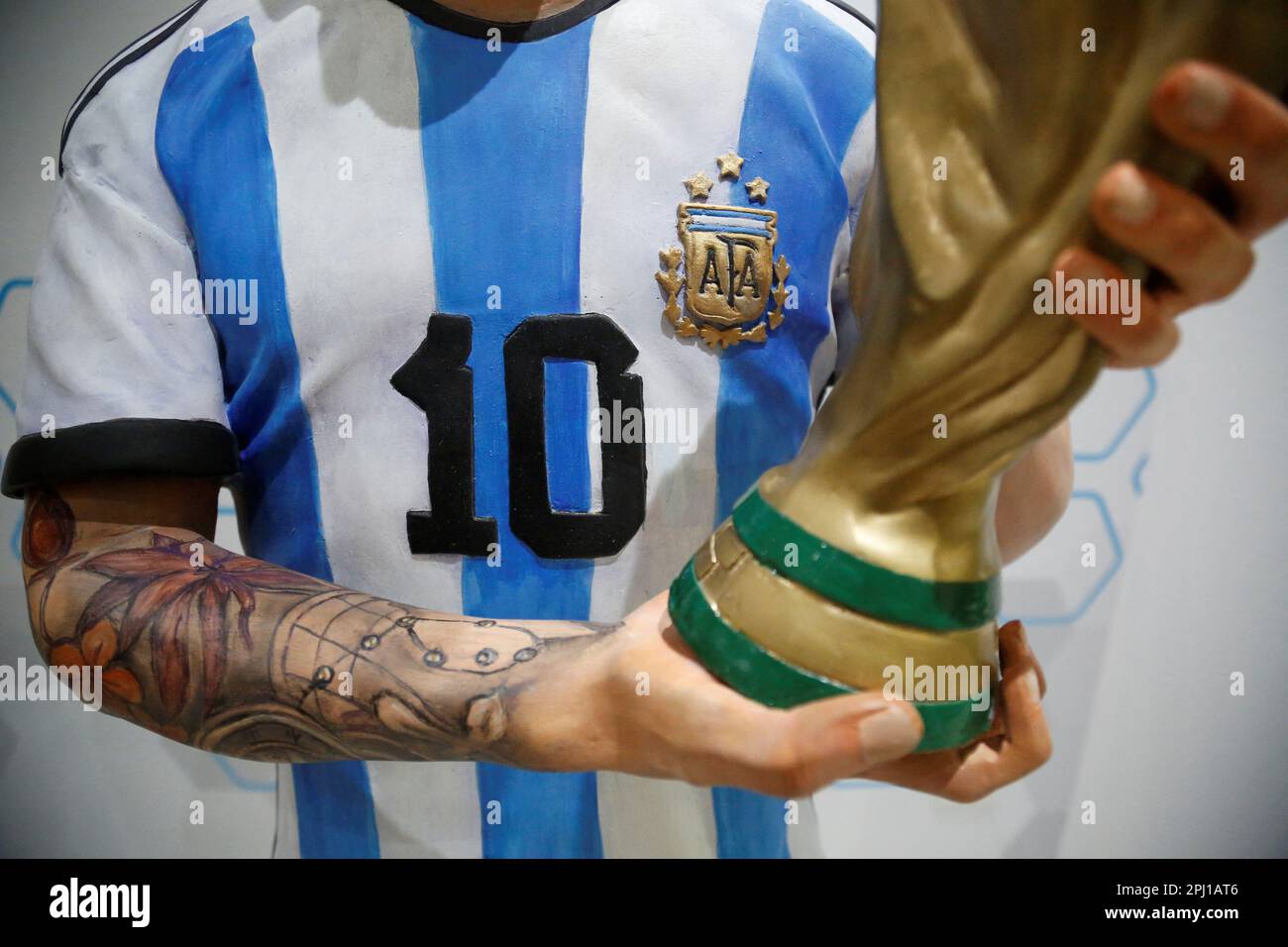 Messi statue hi-res stock photography and images - Alamy