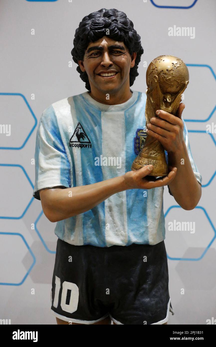 Messi statue hi-res stock photography and images - Alamy