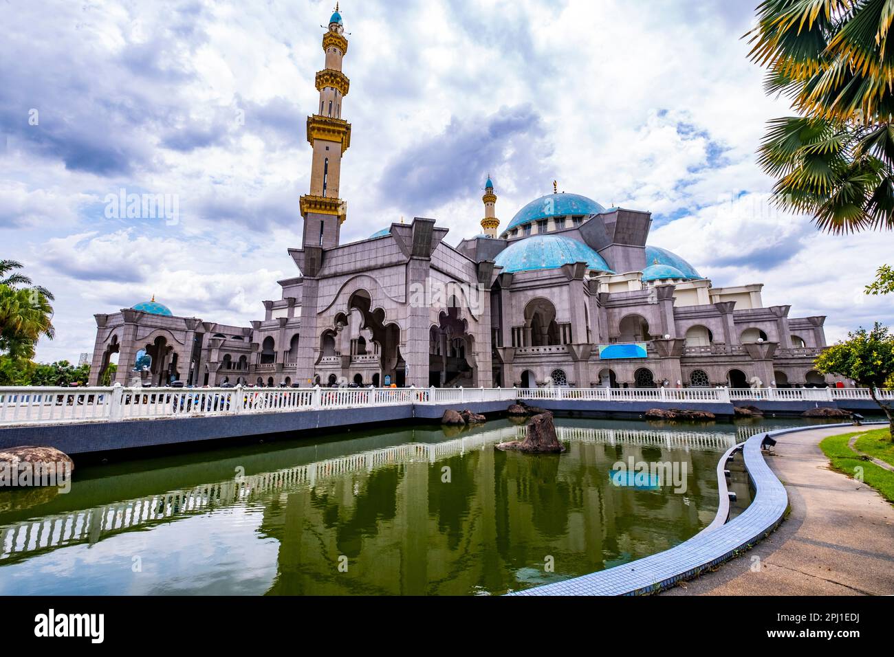Masjid Wilayah Persekutuan in Kuala Lumpur Stock Photo - Alamy Masjid Wilayah Persekutuan in Kuala Lumpur Stock Photo - Alamy