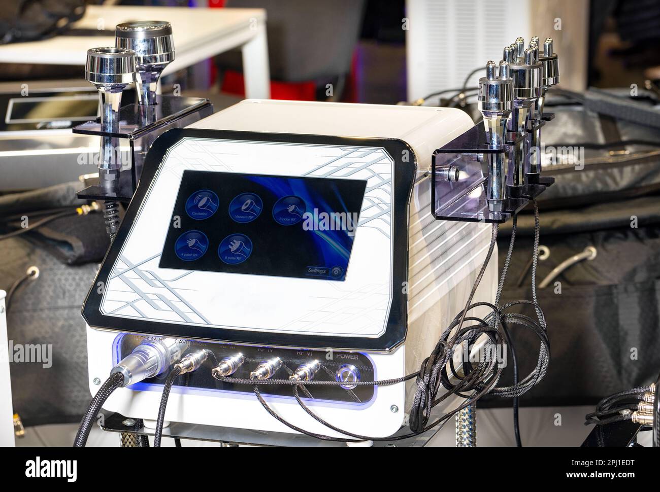 Professional device for cavitation and RF lifting for lifting and ...