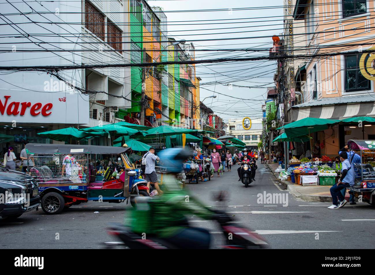 Chaotic city hi-res stock photography and images - Alamy