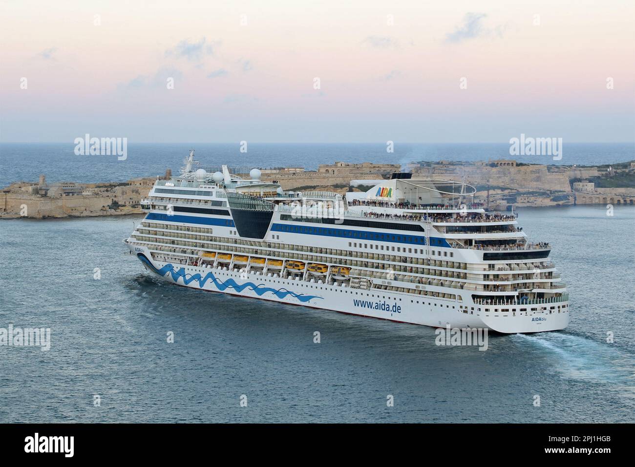 Seen from the Upper Barrakka gardens in Valletta harbour, Malta ...