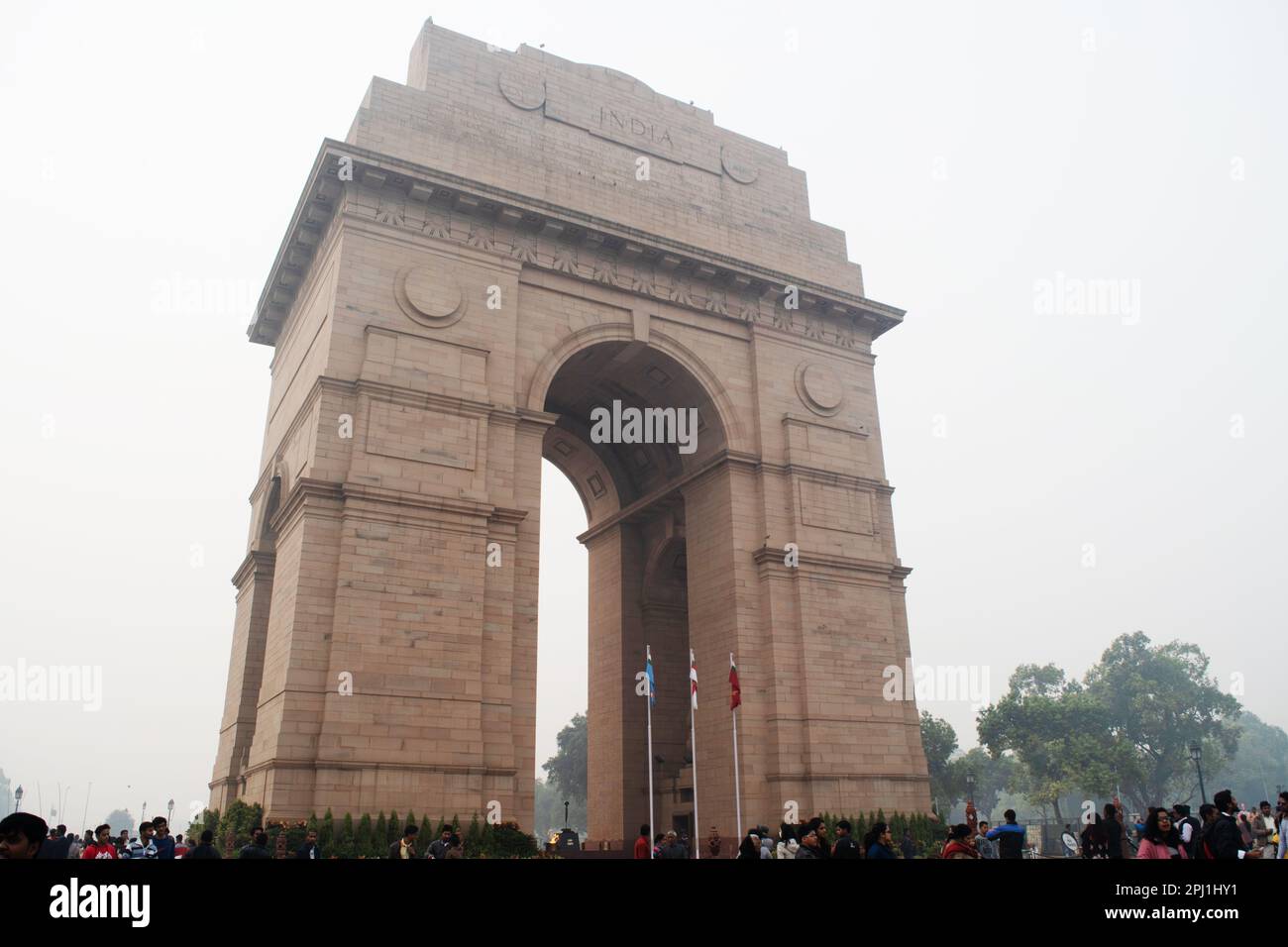 India gate foggy view at morning Stock Photo - Alamy