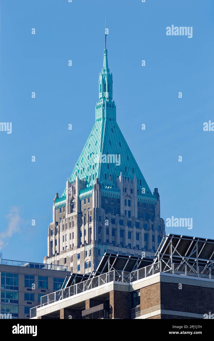 40 Wall Street’s tall copper-clad pyramidal roof, seen here from the ...