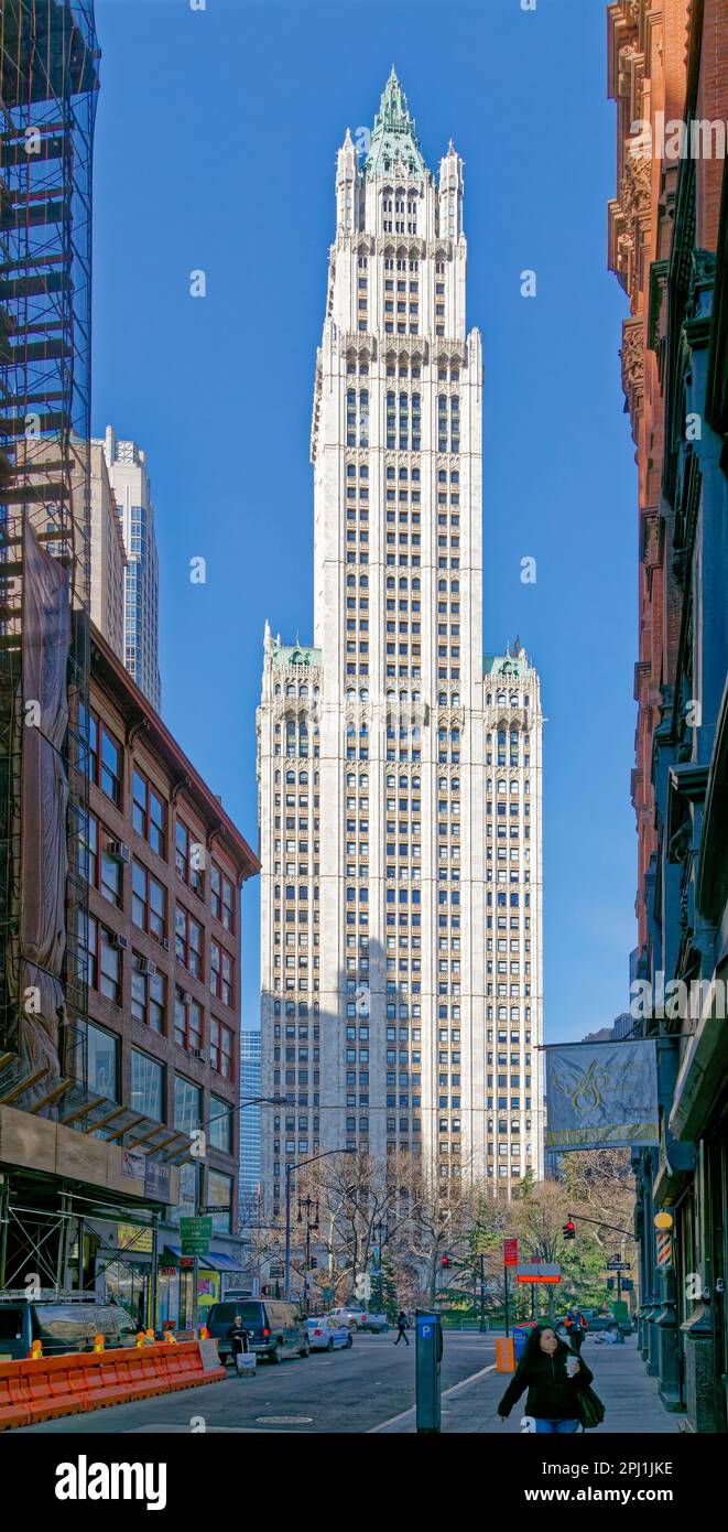 Archives: Landmark Woolworth Building, before 30 Park Place was built ...
