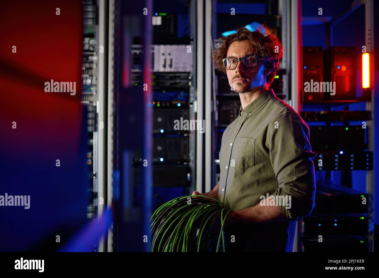 Server room mess hi-res stock photography and images - Alamy