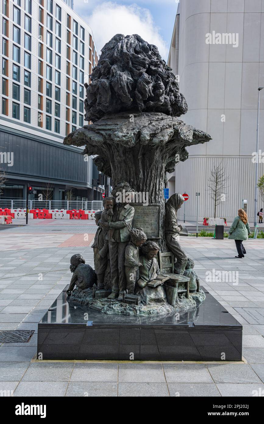 Bronze statue of Betty Campbell, Central Square, Cardiff Stock Photo ...