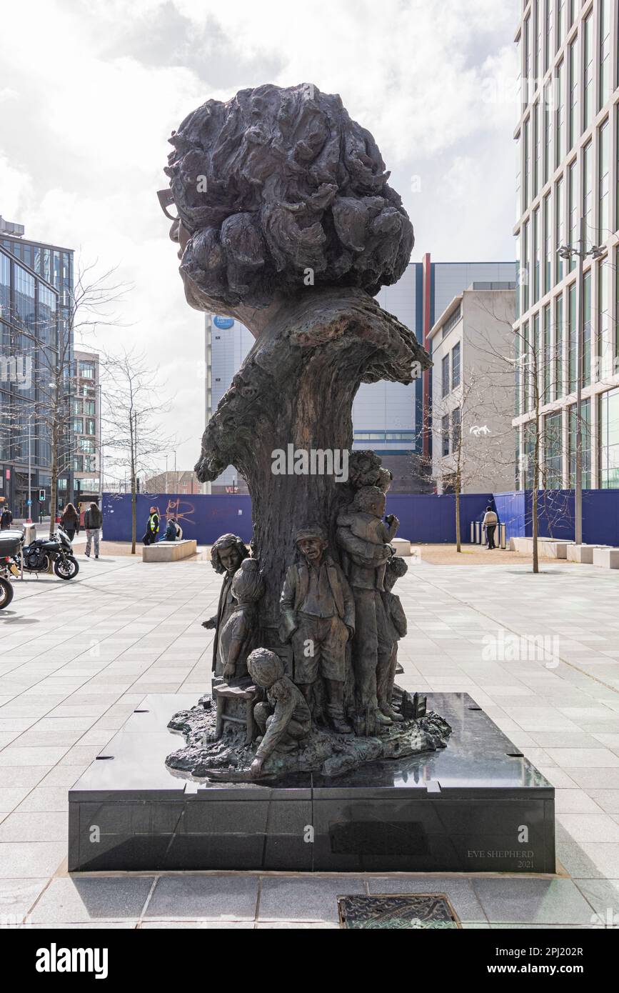 Bronze statue of Betty Campbell, Central Square, Cardiff Stock Photo ...