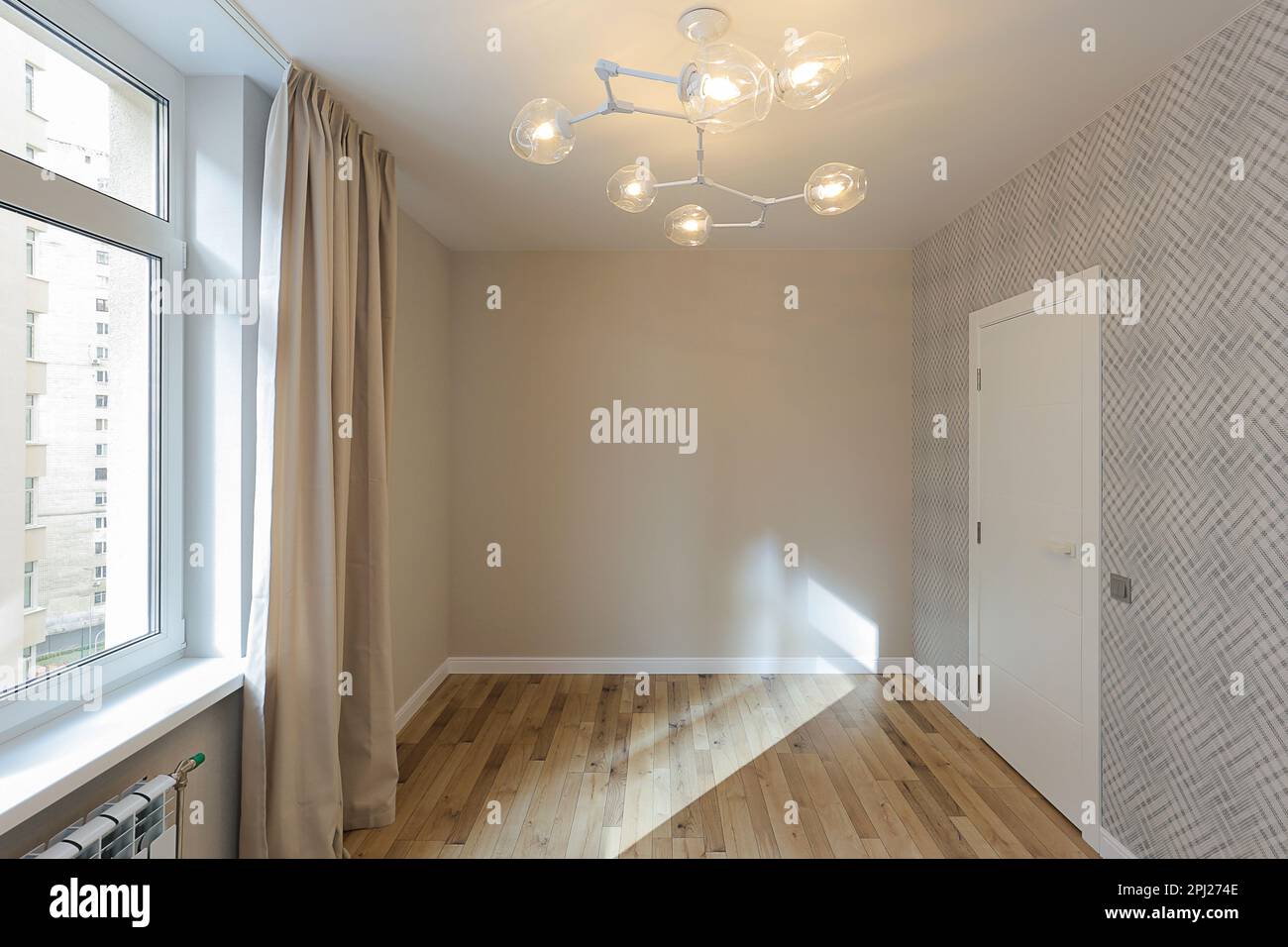 Empty new room in the apartment interior Stock Photo - Alamy