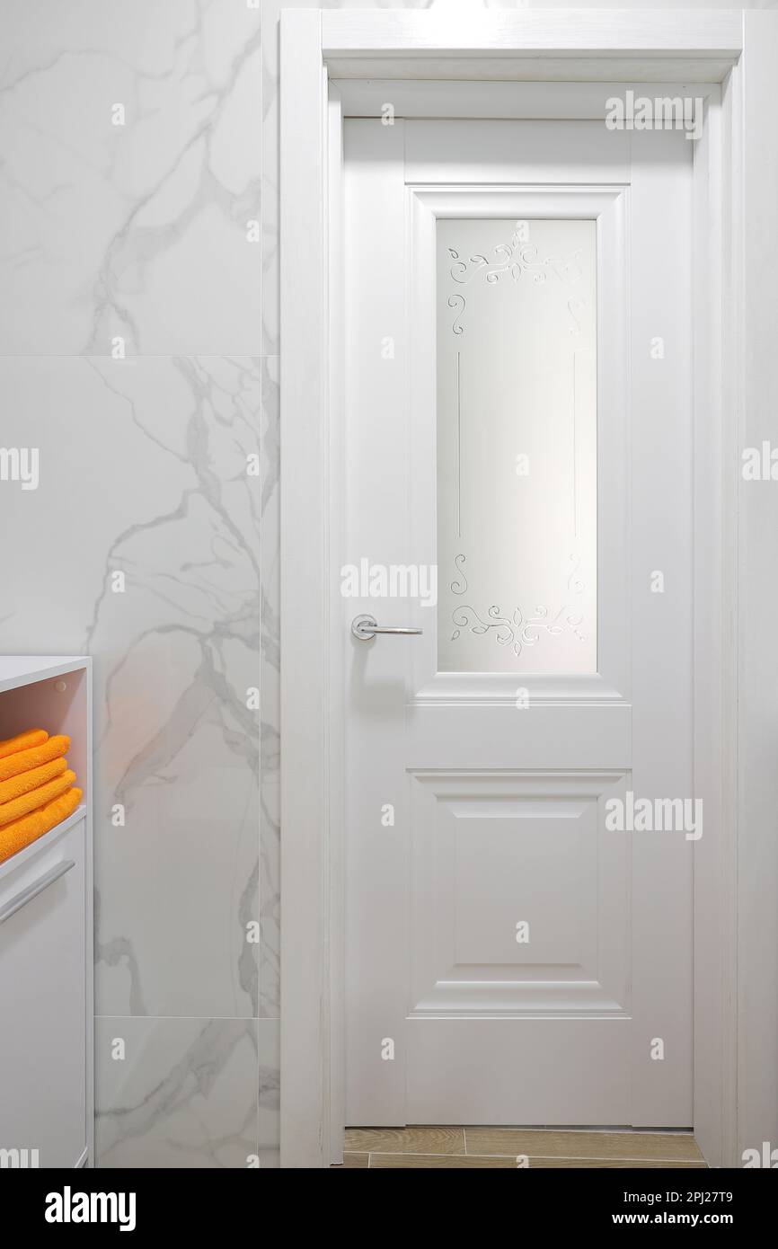 Bathroom door frame hi-res stock photography and images - Alamy