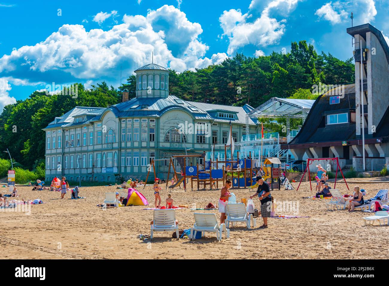 Apleista hi-res stock photography and images - Alamy