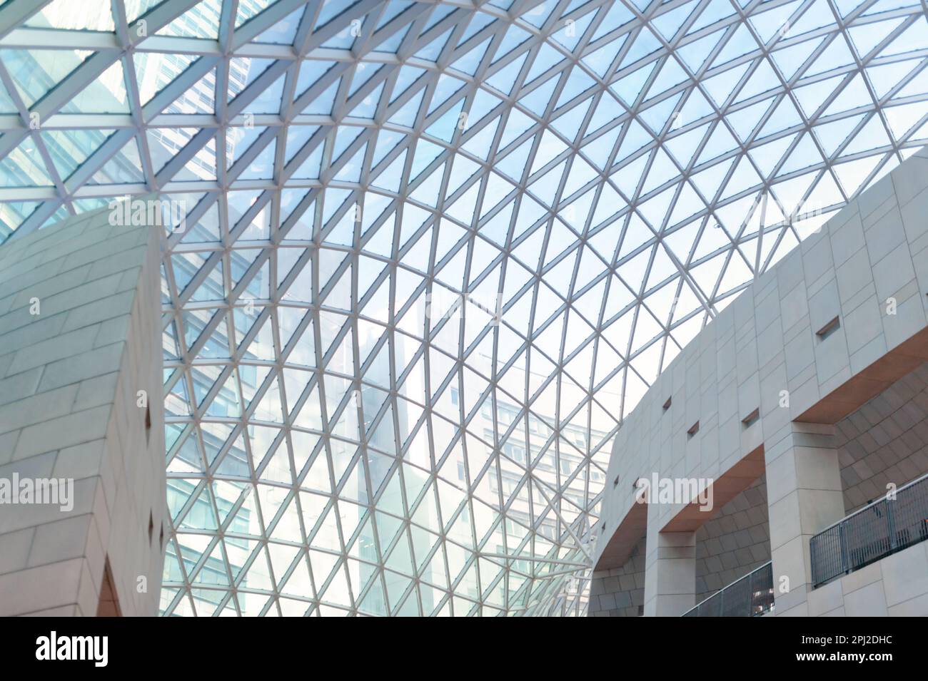 Modern mall glass hi-res stock photography and images - Alamy