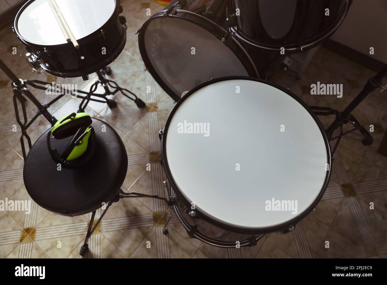 Above view of drum set in studio Stock Photo - Alamy