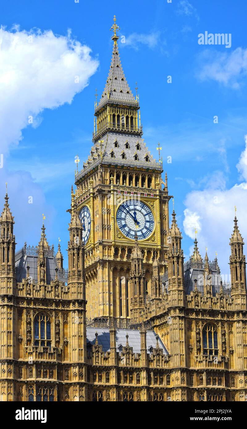 Big Ben seen from Thames River during Queens Jubilee Weekend 2022 Stock ...