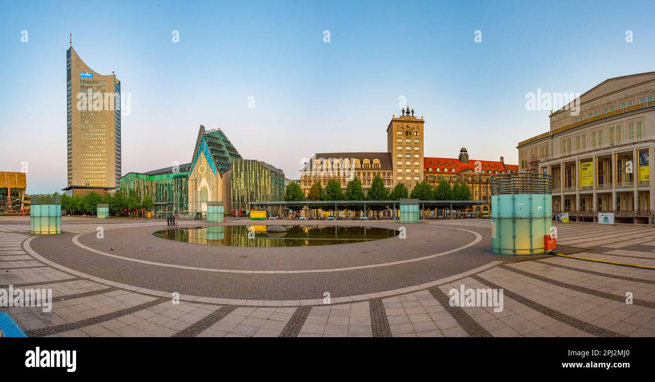 The modern augusteum of leipzig university on augustusplatz hi-res ...