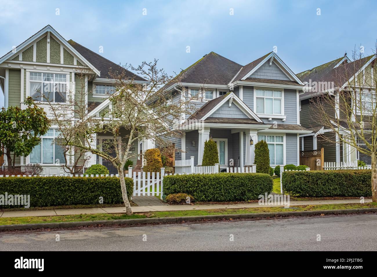 Beautiful Home Exterior. Real Estate Exterior Front House. Big houses ...