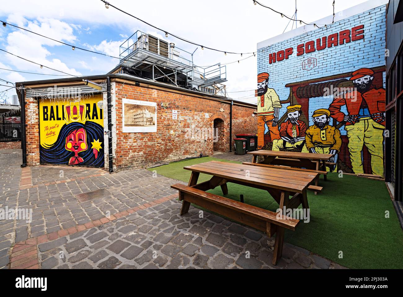 Hop square mural hi-res stock photography and images - Alamy