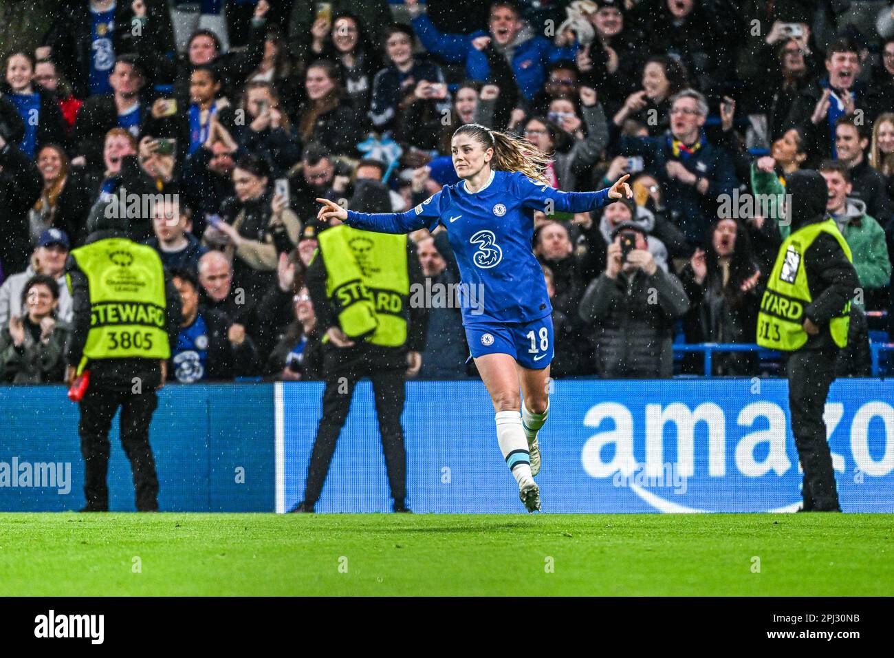 Maren Mjelde (18) of Chelsea scores 1-2 and Chelsea can celebrate ...