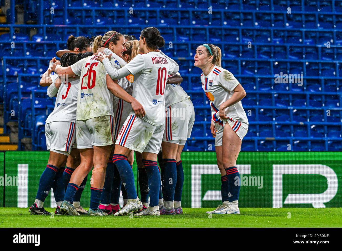 Sara Dabritz (8) of Lyon scores 0-2 and Lyon can celebrate during a ...