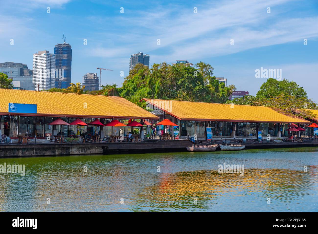 Colombo, Sri Lanka, January 19, 2022: Pettah Floating Market at Colombo ...