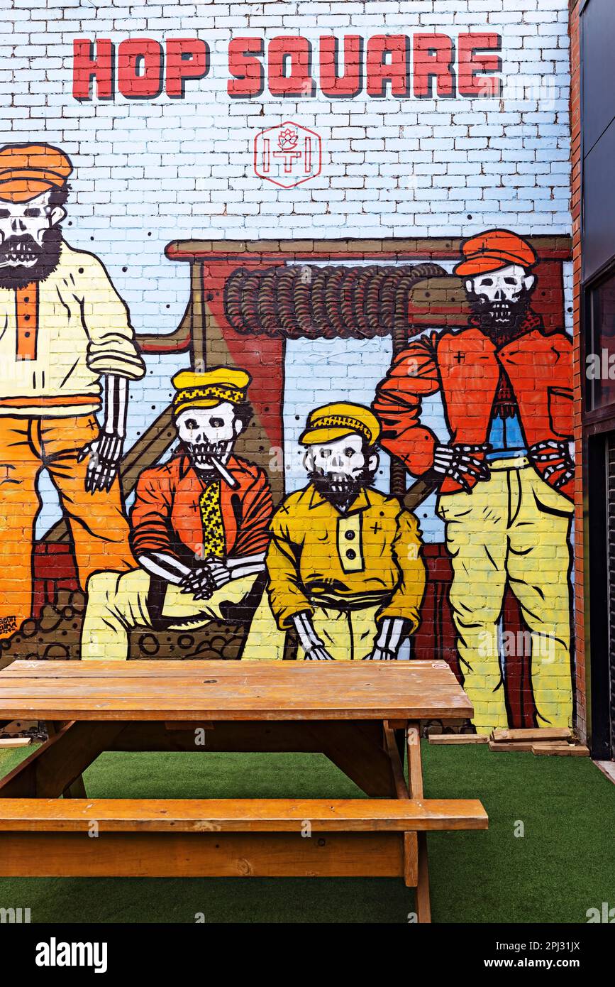 Hop square hi-res stock photography and images - Alamy