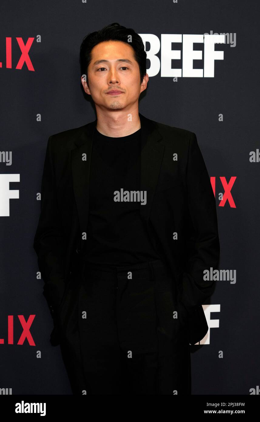 Steven Yeun poses at the premiere of the Netflix series "Beef ...