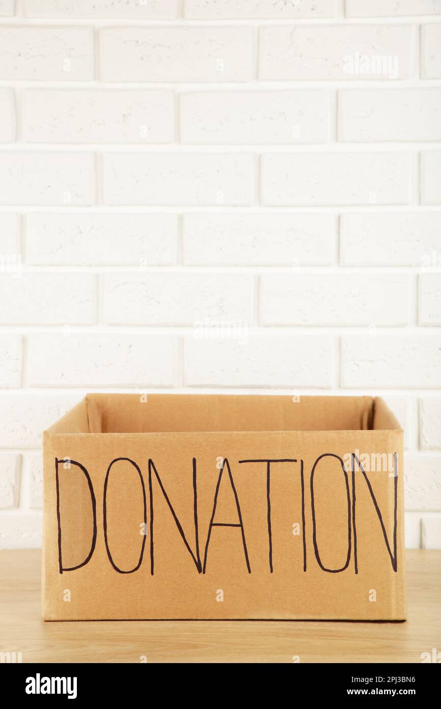 Empty food donation box hi-res stock photography and images - Alamy