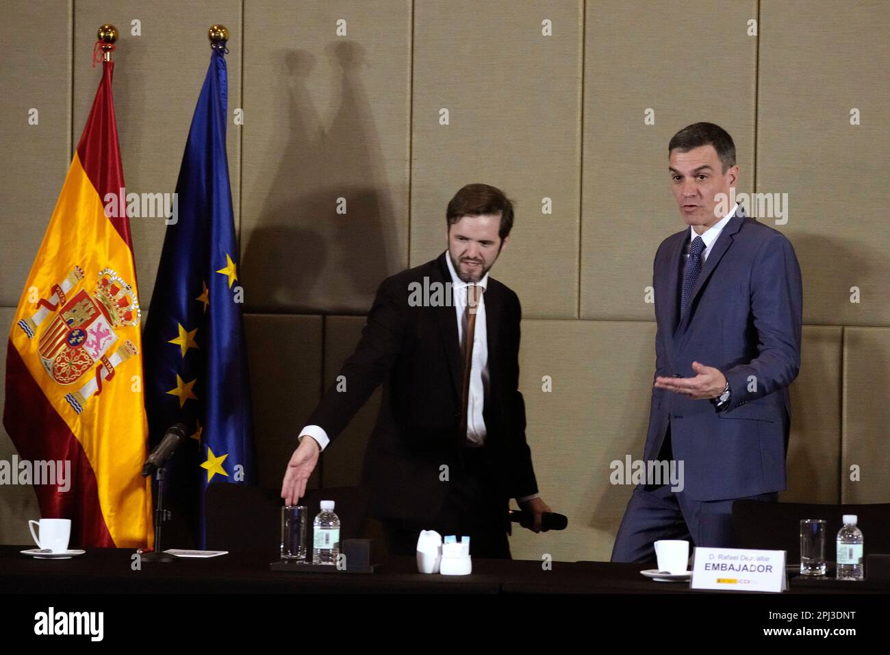 Spanish Prime Minister Pedro Sanchez, right, arrives for a meeting with ...