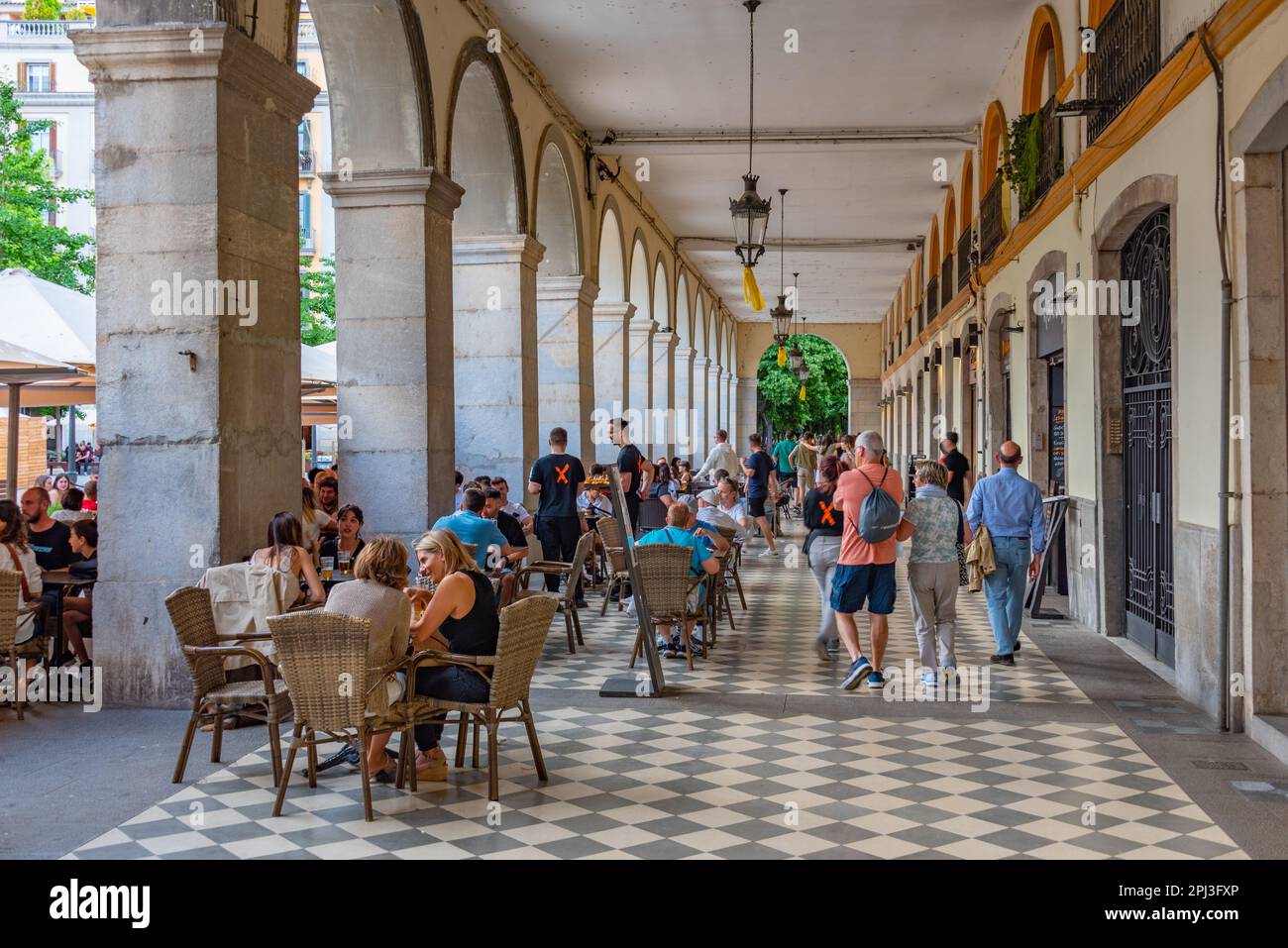 Plaza de la independencia girona hi-res stock photography and images ...