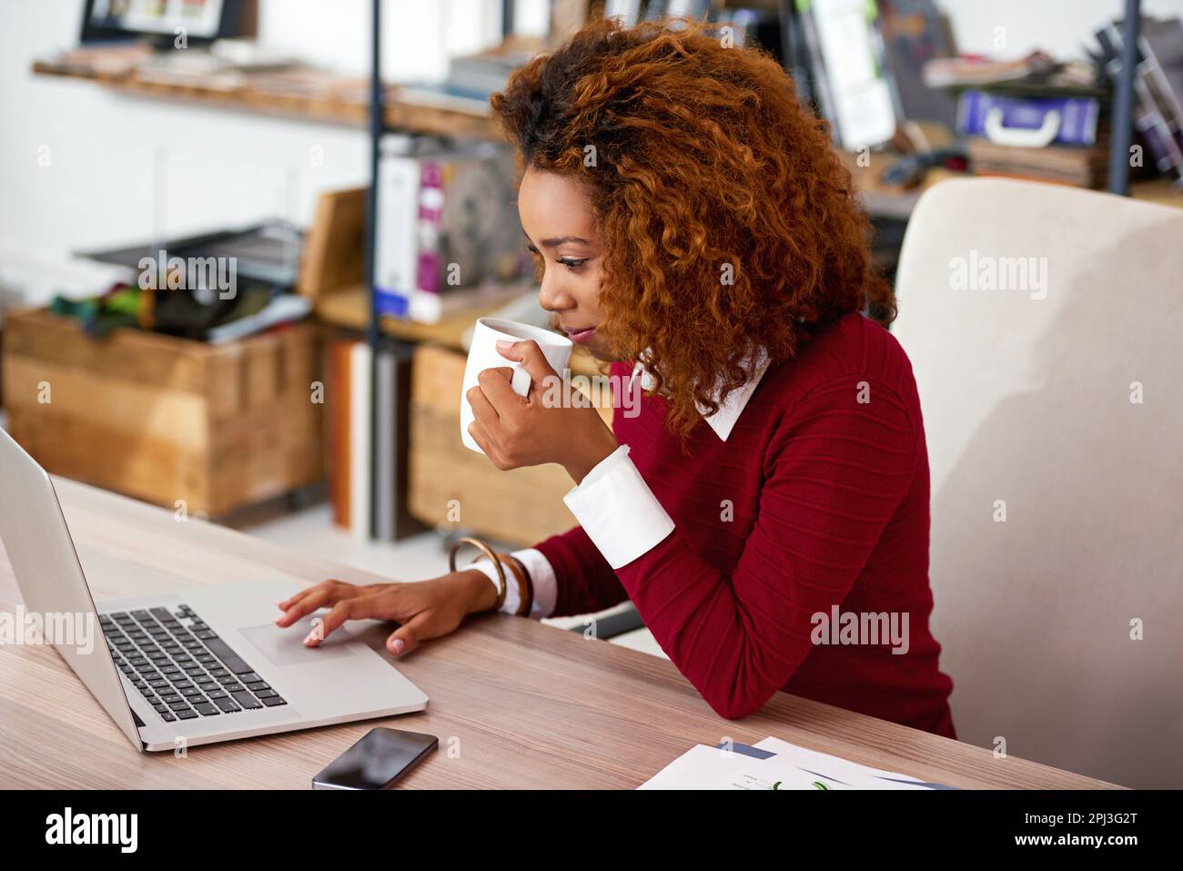 Business woman making report hi-res stock photography and images - Alamy