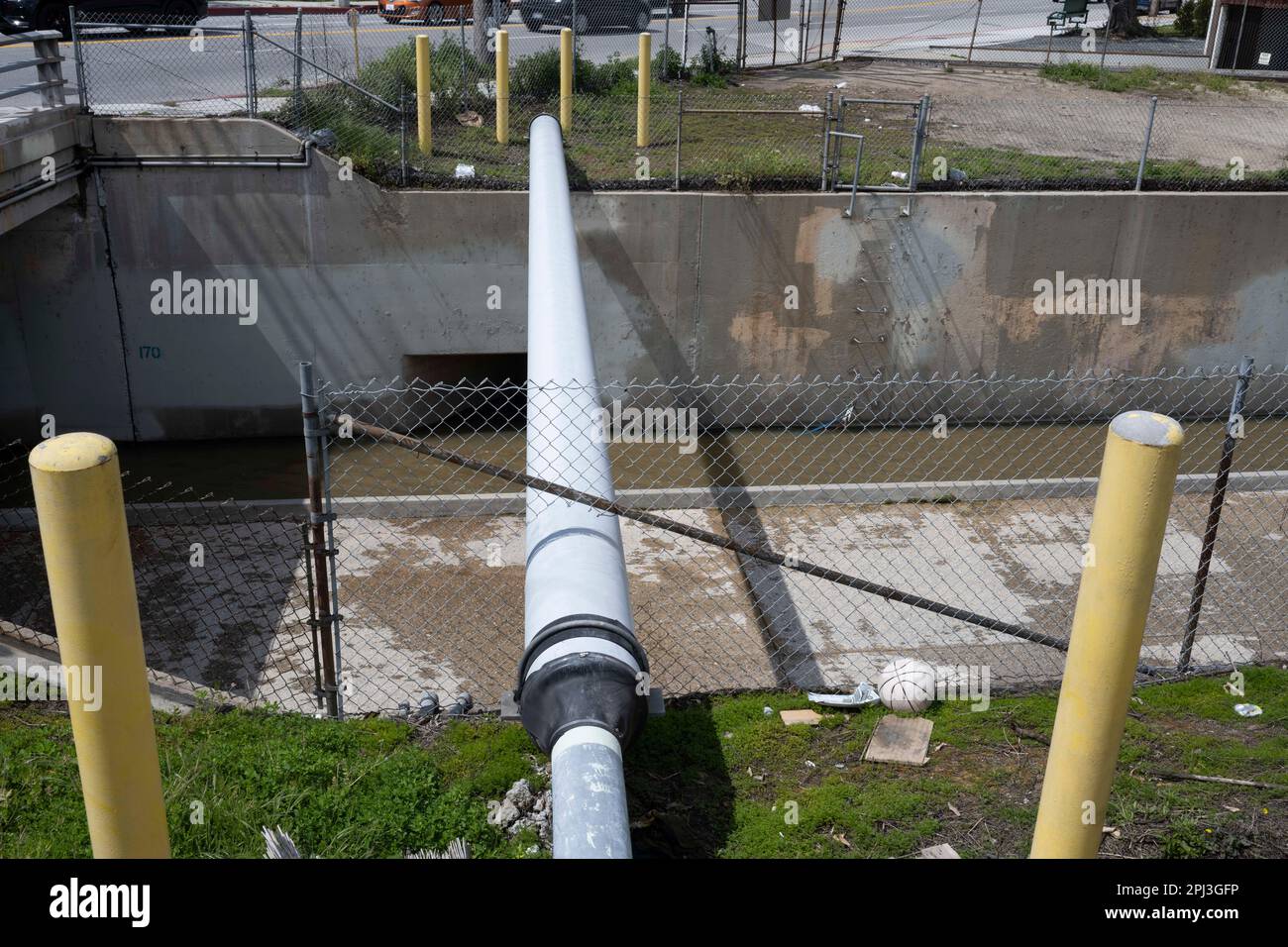 Los Angeles, California, USA. 30th Mar, 2023. A high pressure petroleum ...