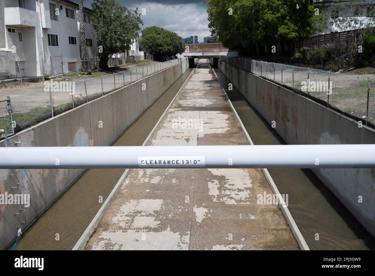 Los Angeles, California, USA. 30th Mar, 2023. A high pressure petroleum ...