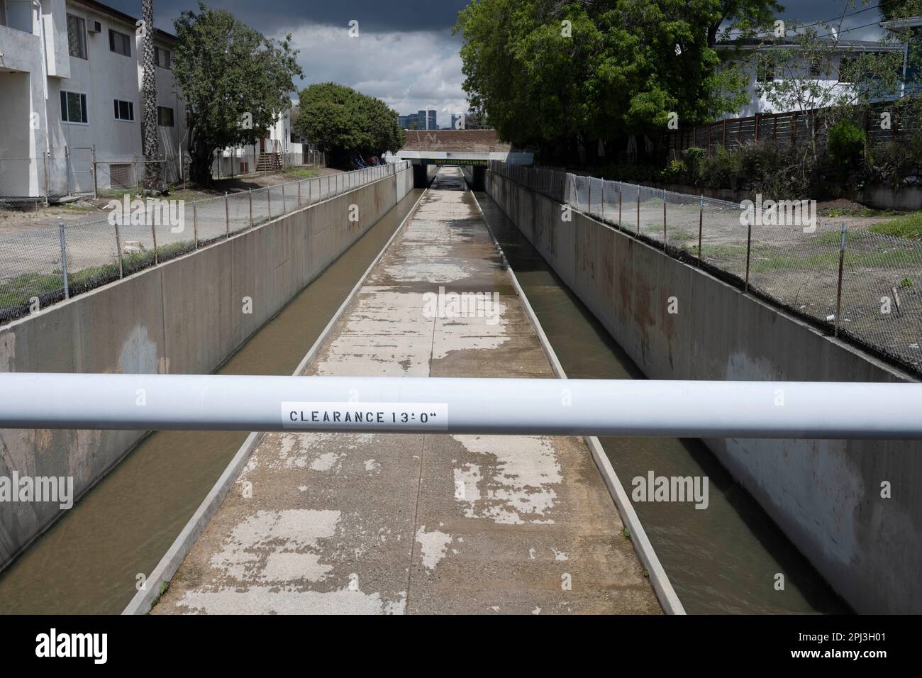 Los Angeles, California, USA. 30th Mar, 2023. A high pressure petroleum ...