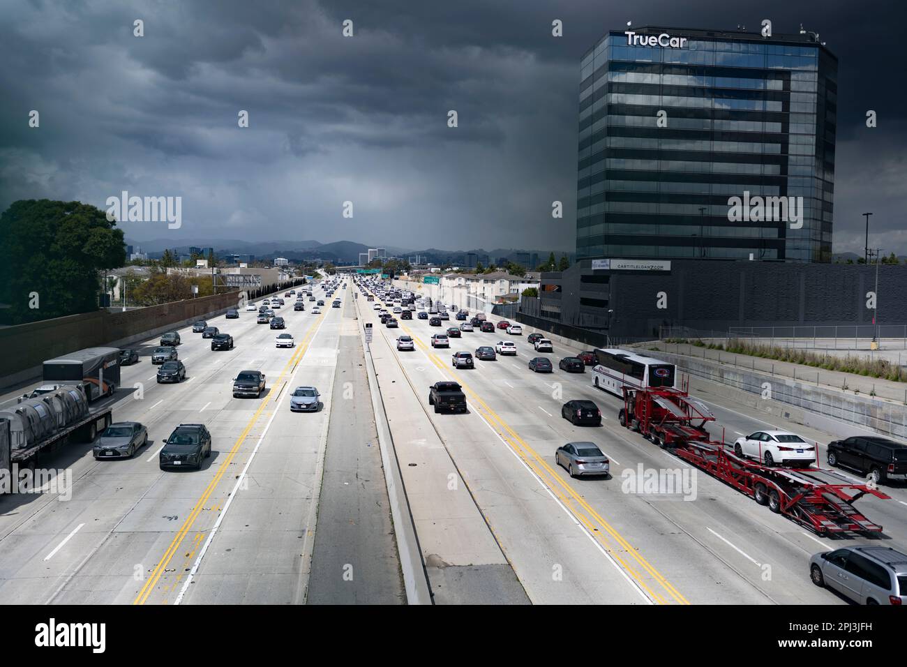 Los Angeles, California, USA. 30th Mar, 2023. Motorists travel on the ...