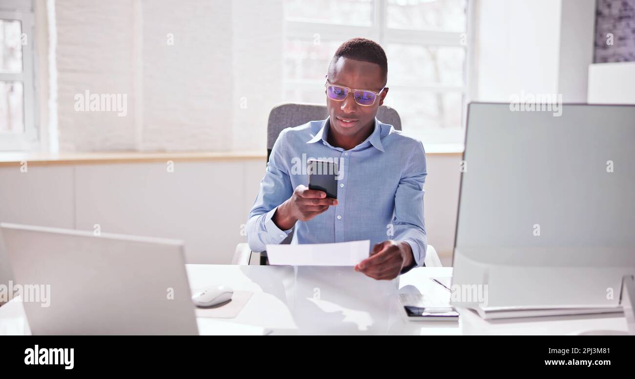 Remote Check Deposit Using Mobile Photo Scanning Stock Photo - Alamy