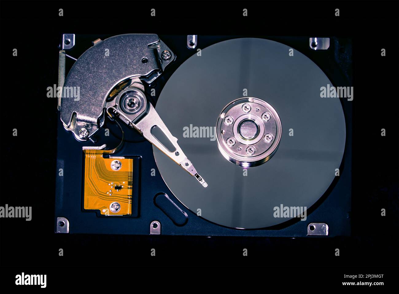 An opened hard disk hi-res stock photography and images - Alamy