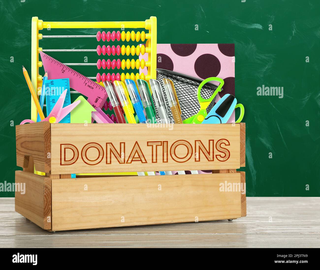 Empty food donation box hi-res stock photography and images - Alamy