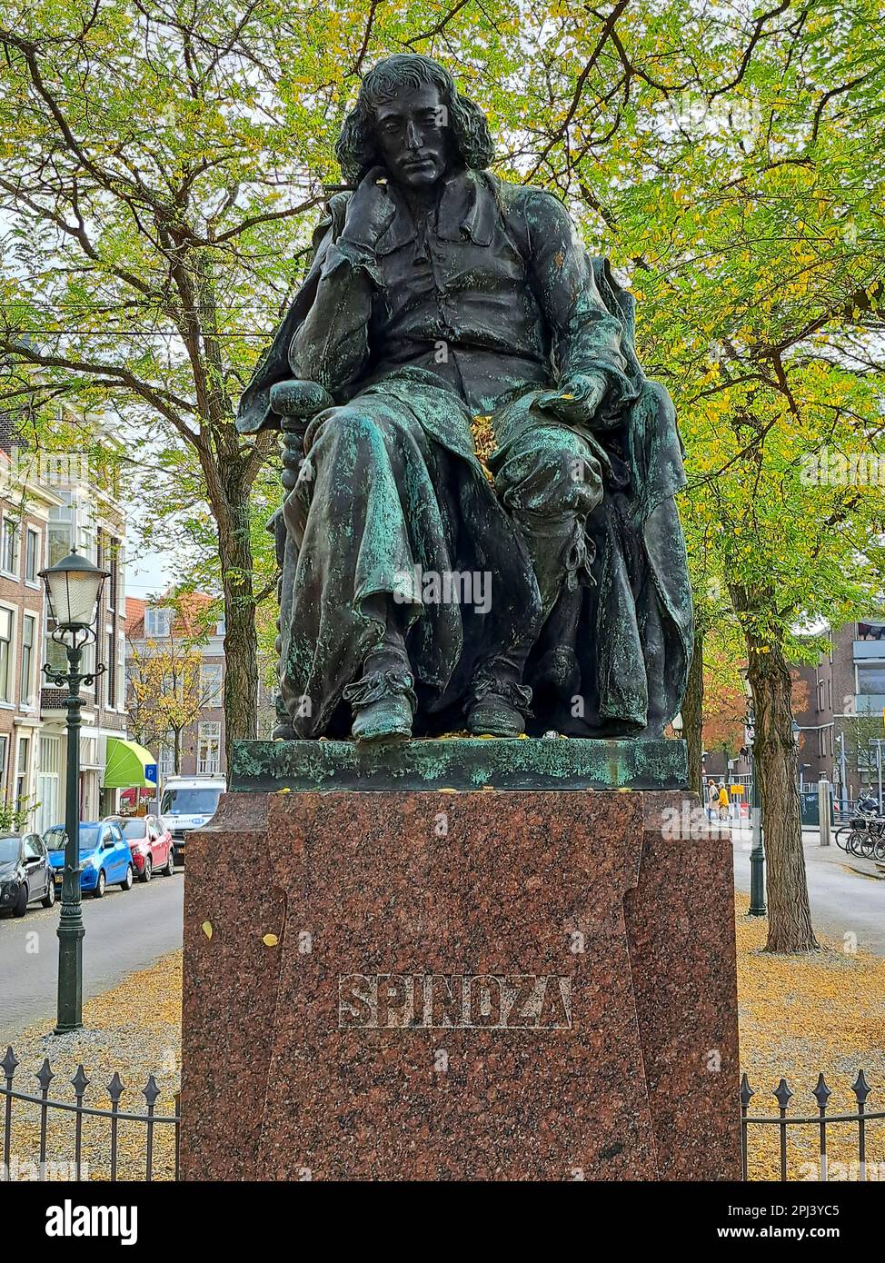 Statue of philosopher Baruch Spinoza on the Paviljoensgracht in The ...