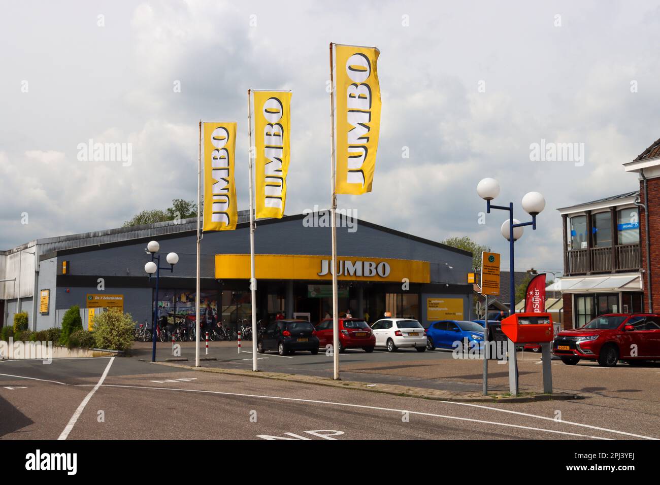 Jumbo Supermarket as the only supermarket in Zevenhuizen where demand ...