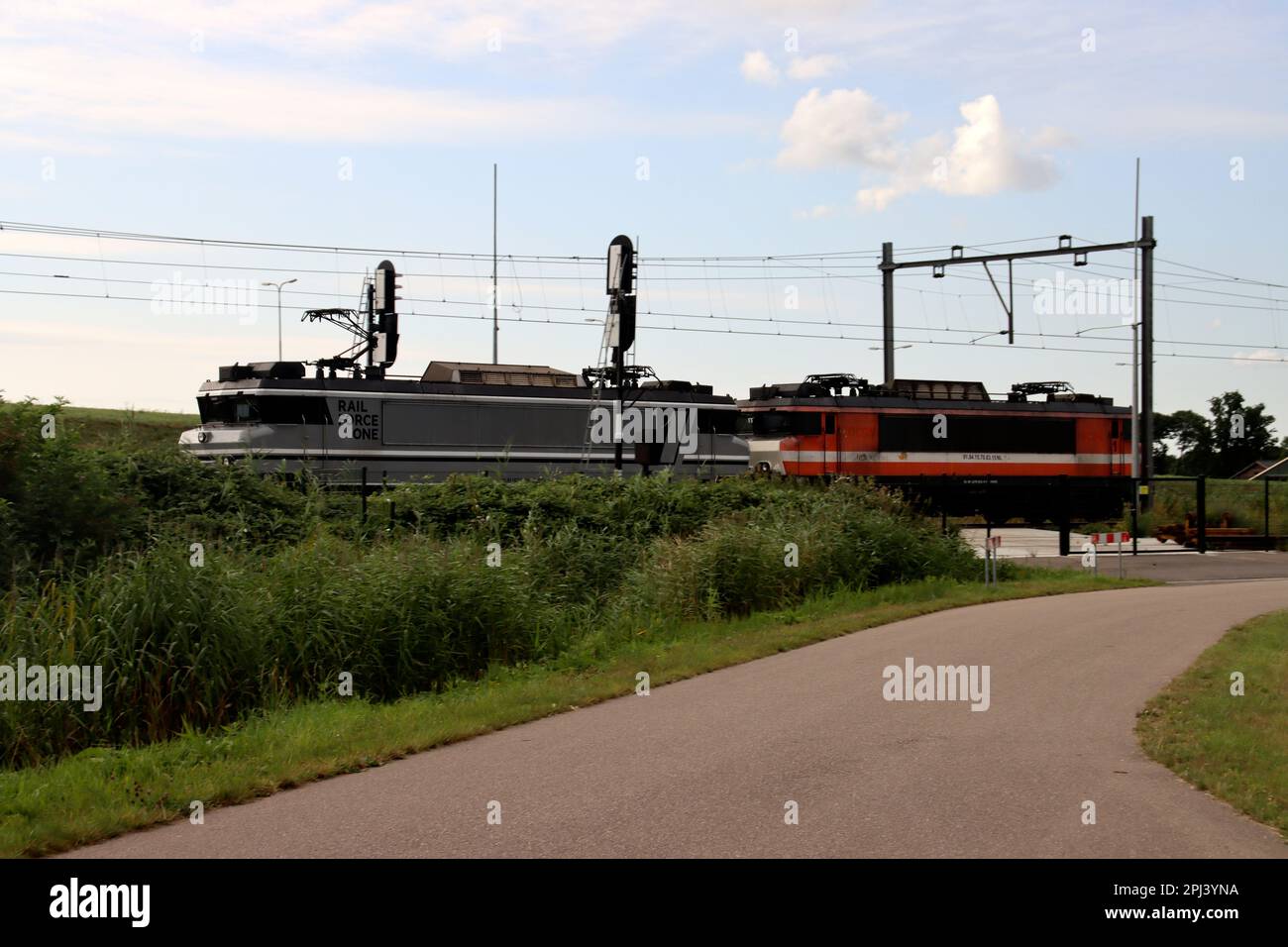 Train platform gouda station hi-res stock photography and images - Alamy