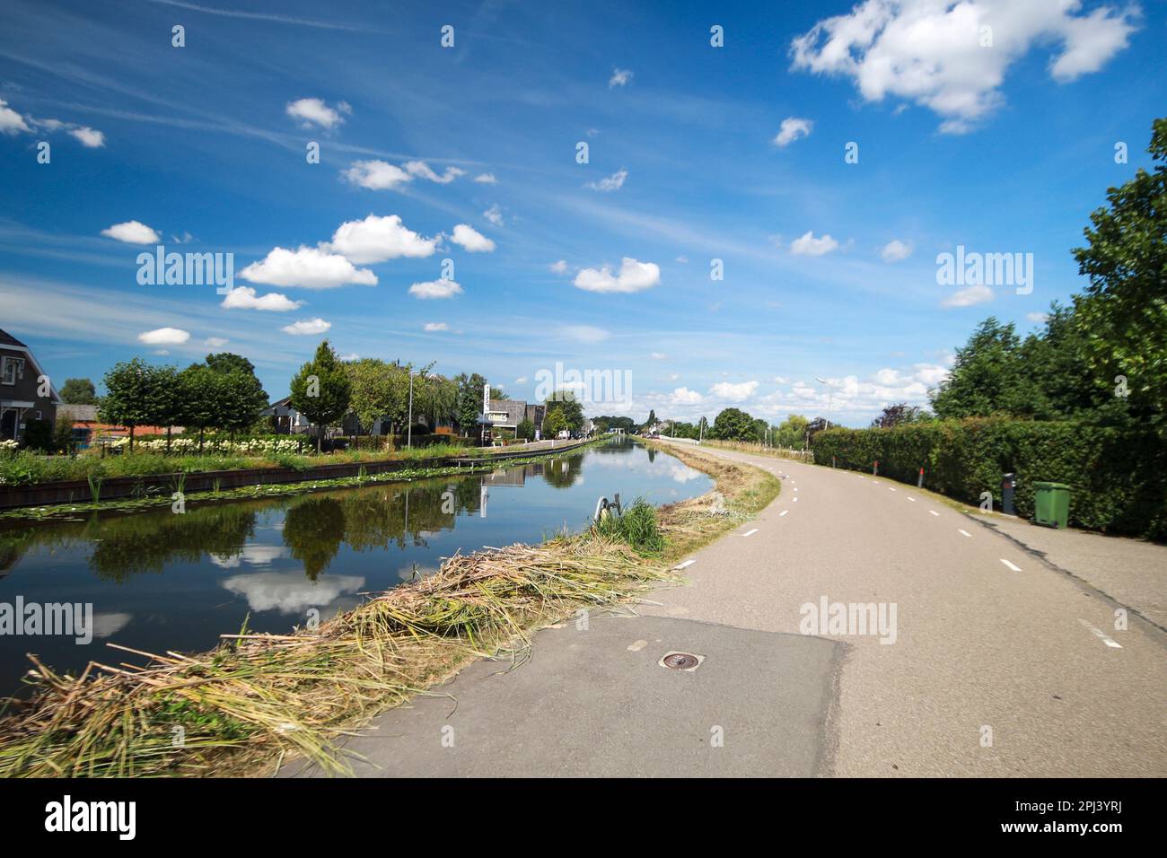 Ring canal of the Zuidplaspolder along Nieuwerkerk Noord in Nieuwerkerk ...